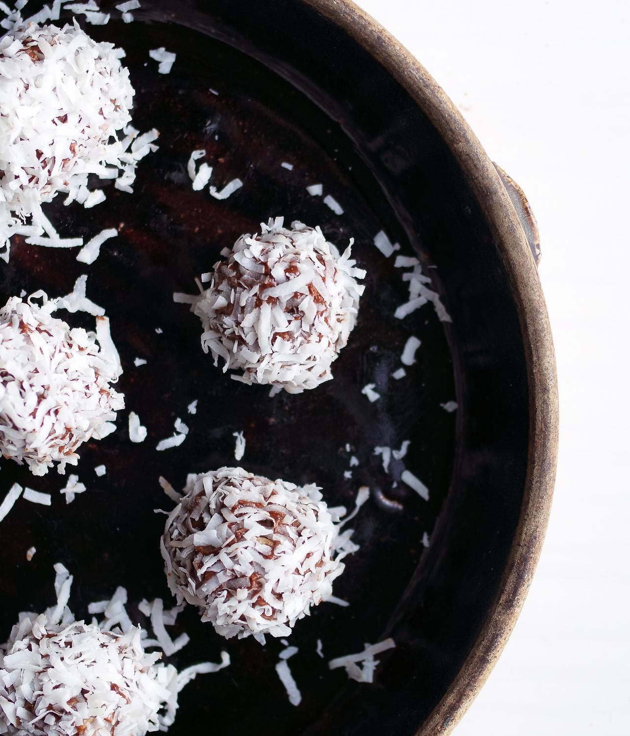 Baller Breakfast: Low Carb Fudgy Coconut Protein Balls - Inspector Gorgeous