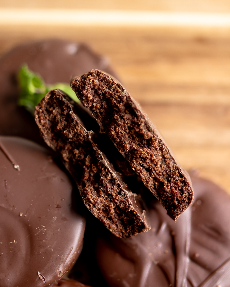 Gluten Free 🍀 Thin Mints {Low Carb & Keto Friendly!} - Inspector Gorgeous